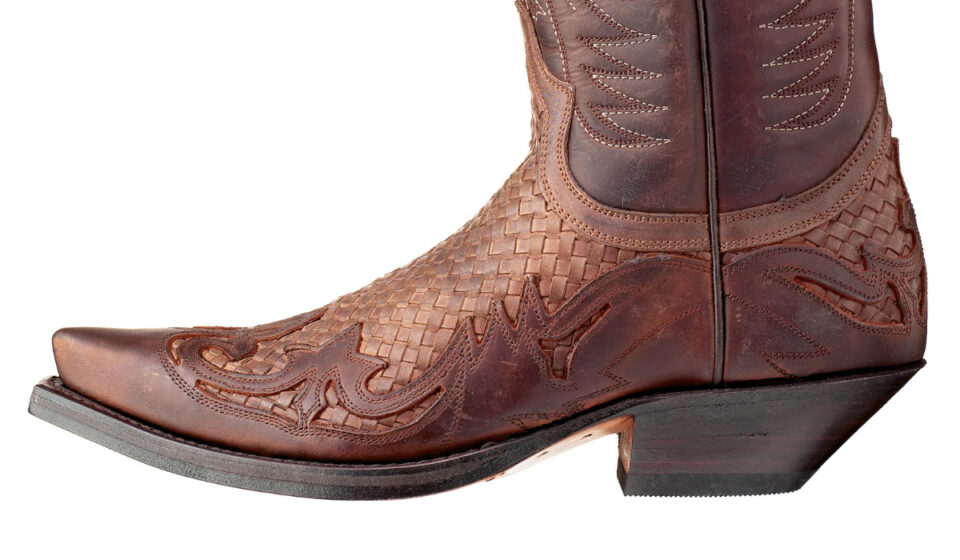 6 Types of Western Boot Heels - Helpful Horse Hints